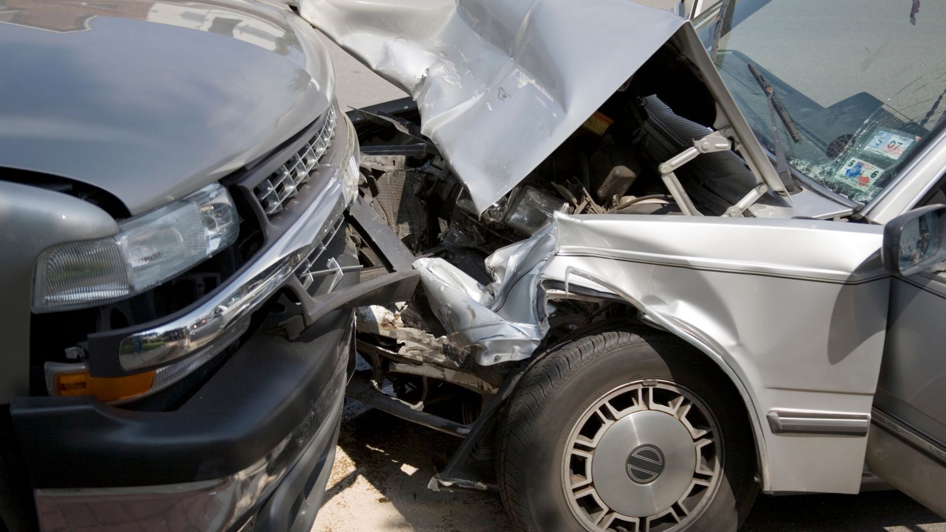 Phoenix Head-On Collision Lawyer Offering Free Consultations